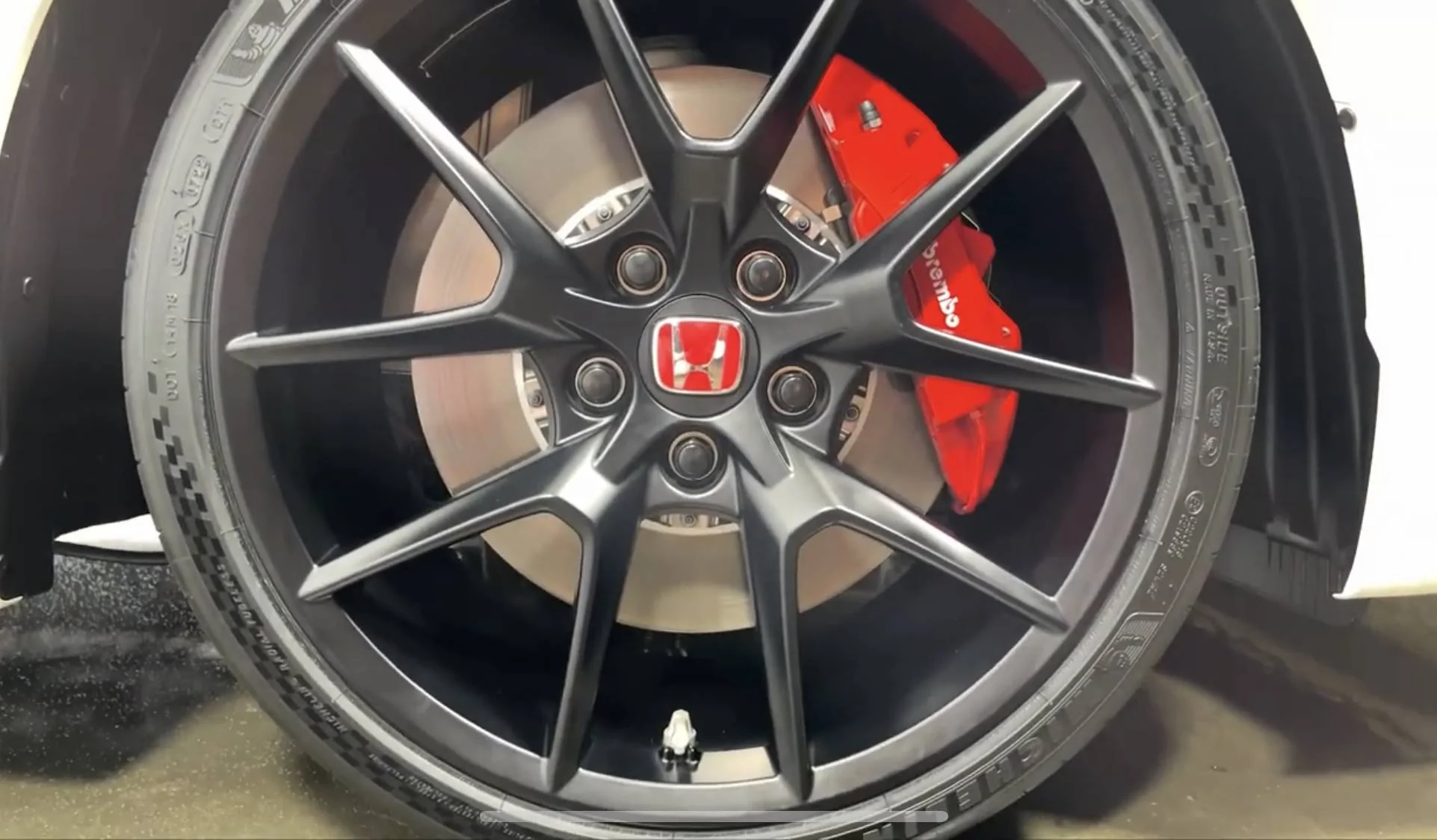 Official CHAMPIONSHIP WHITE FL5 Type R Photos Thread | CivicXI - 11th ...