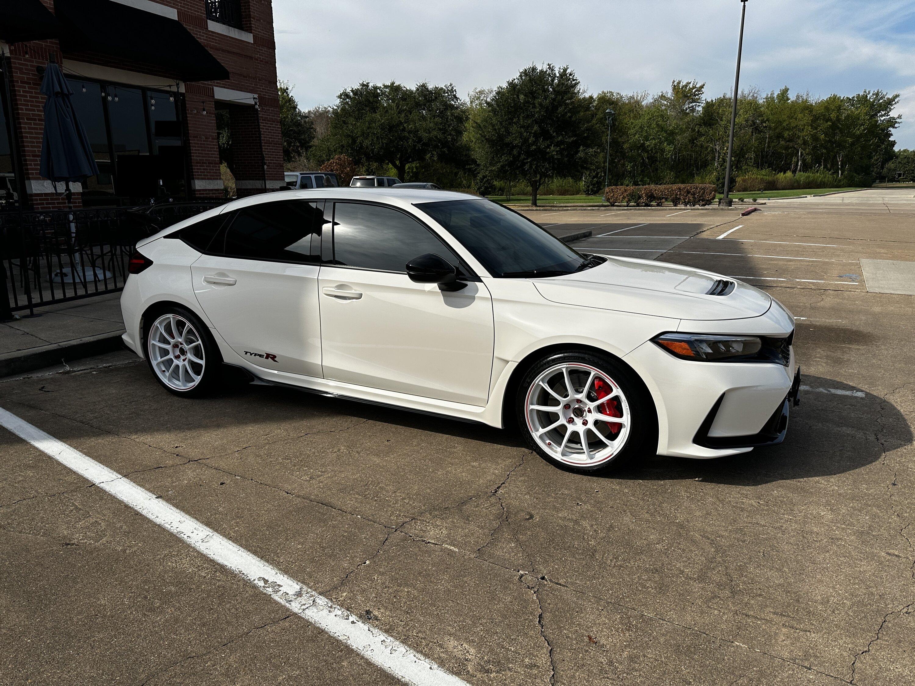 Championship White FL5 on Rays ZE40 RW Limited Wheels | CivicXI - 11th ...