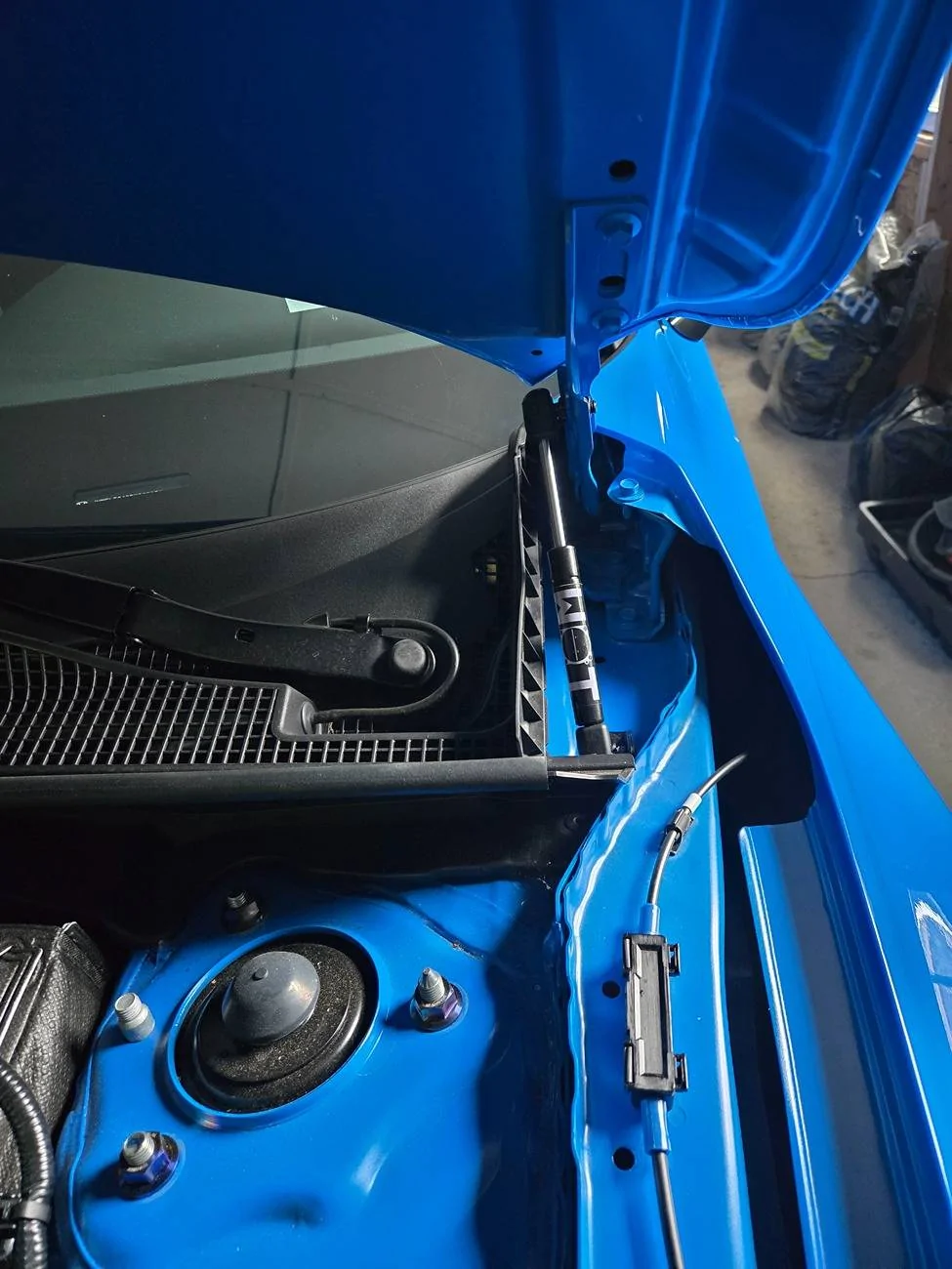 WOT Performance Hood Strut Kit install video | CivicXI - 11th Gen Civic ...
